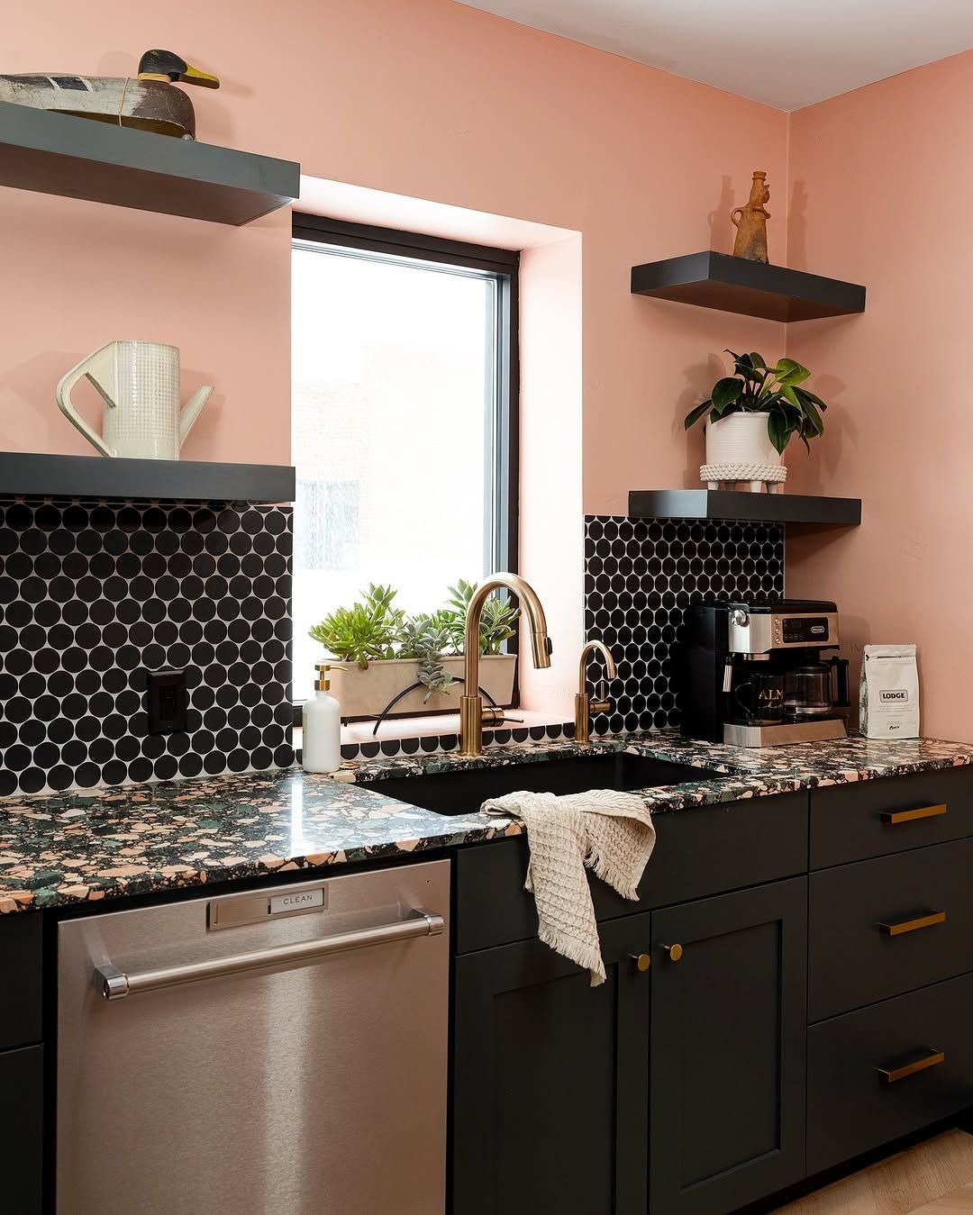 27 Black Countertops Kitchen Color Schemes » ComfyIdeas.com